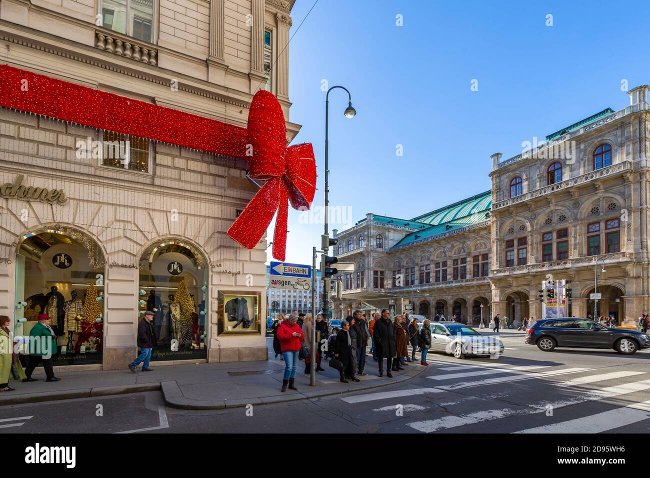 Vienna opera house christmas hi-res stock photography and images - Alamy