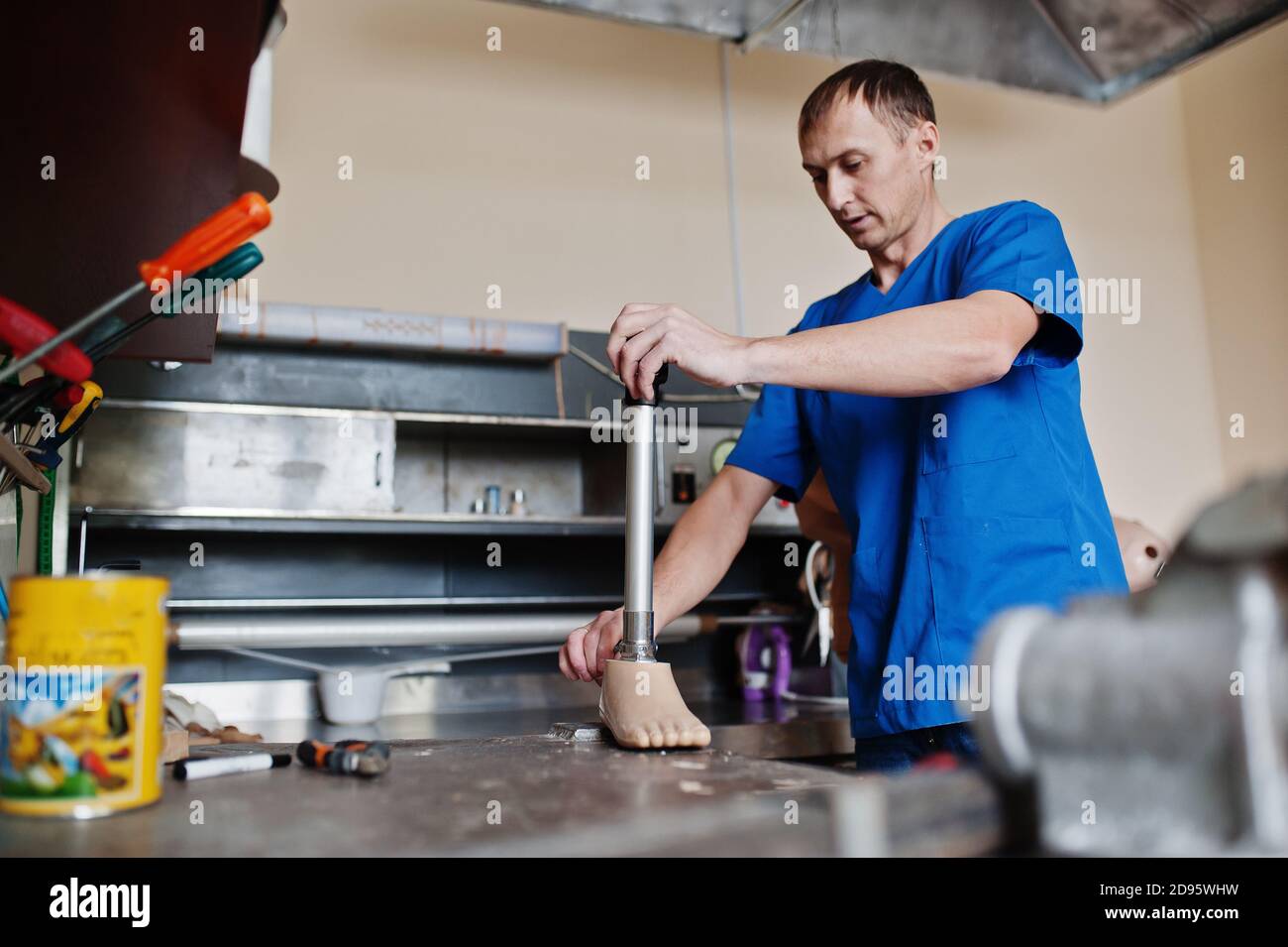 Medical engineer artificial limb hi-res stock photography and images ...