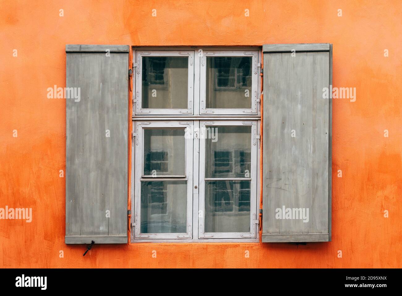 Painted orange house hi-res stock photography and images - Alamy