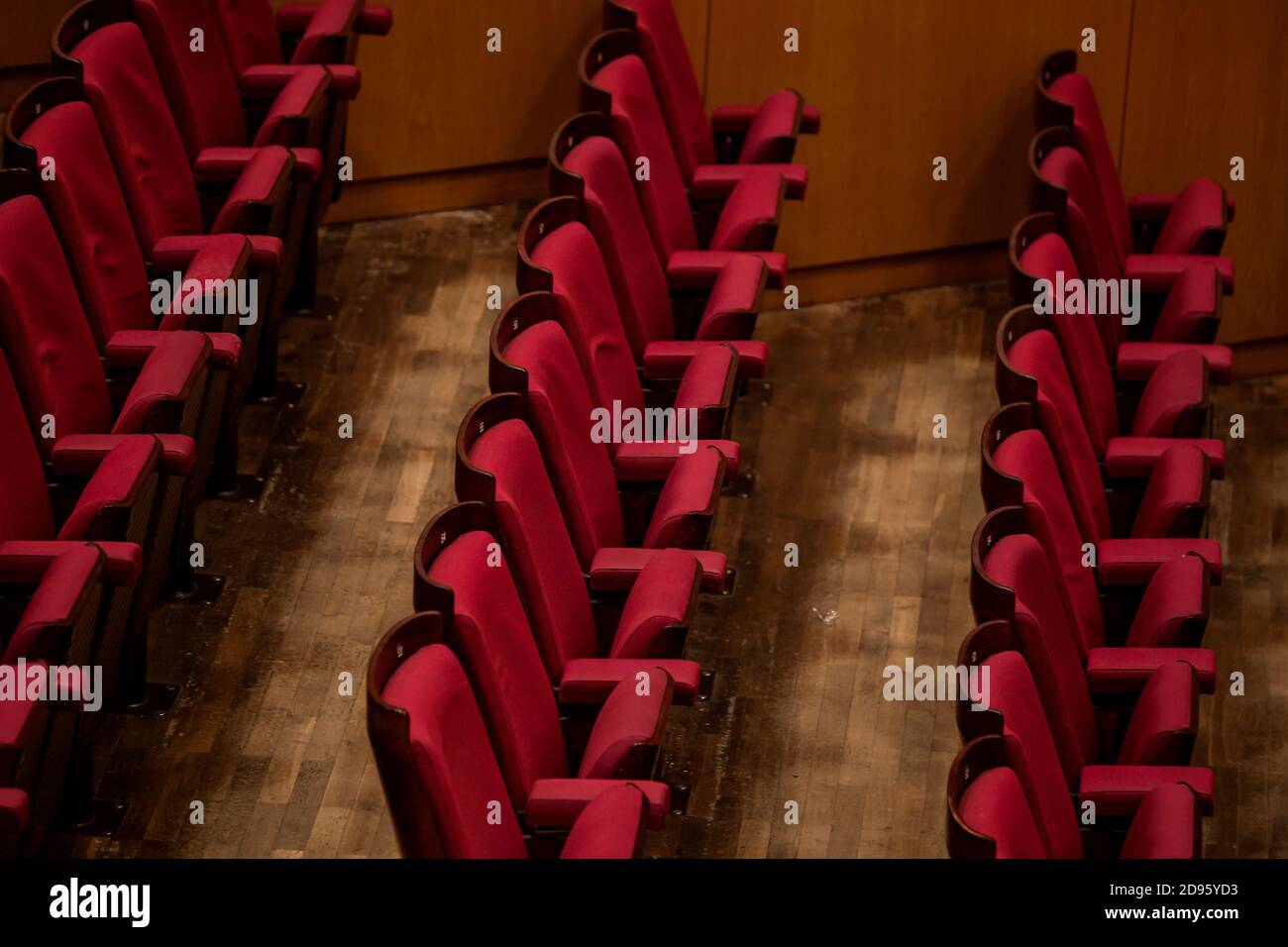 Empty concert hall hi-res stock photography and images - Alamy