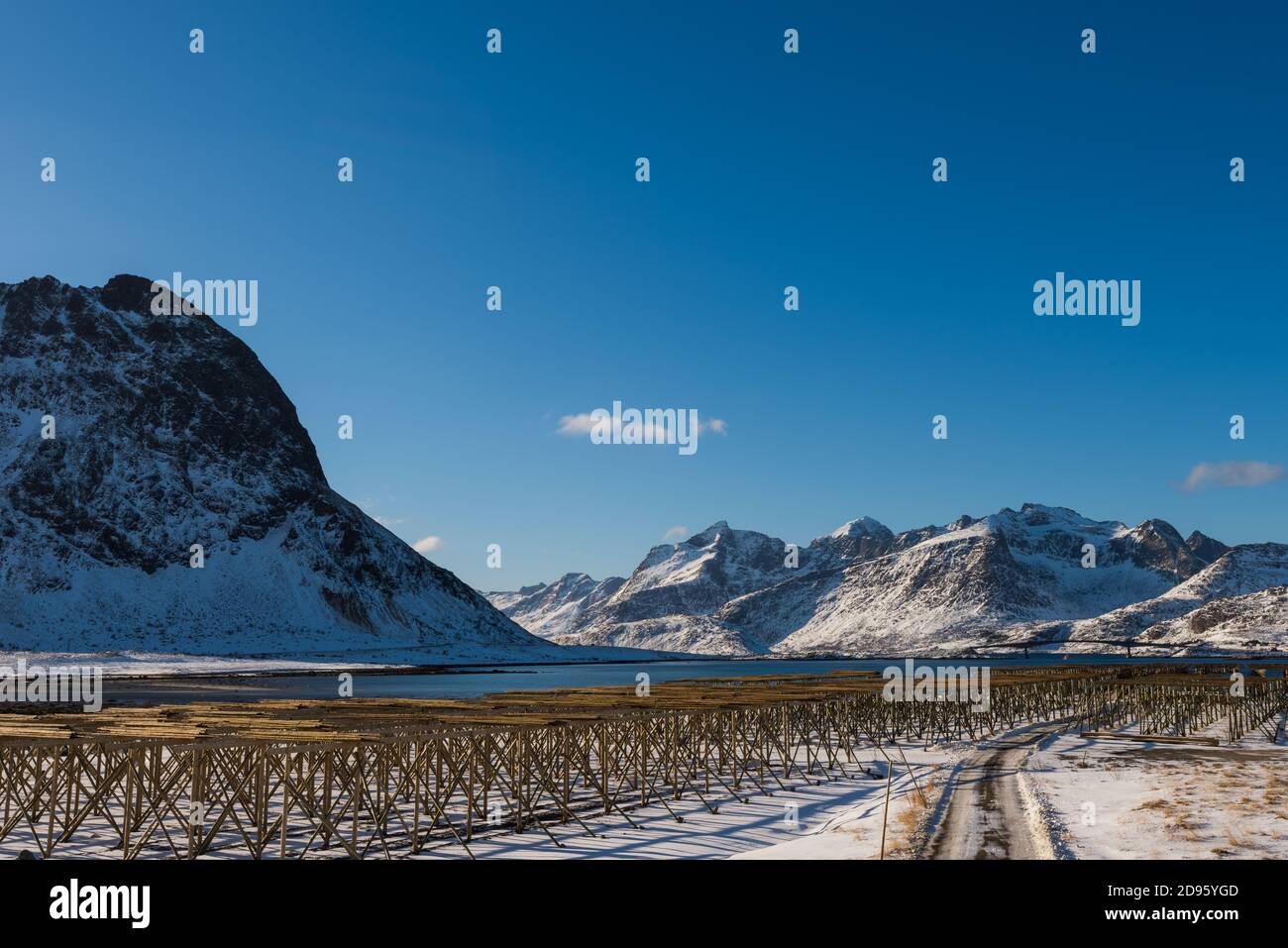 Empty fish racks hi-res stock photography and images - Alamy