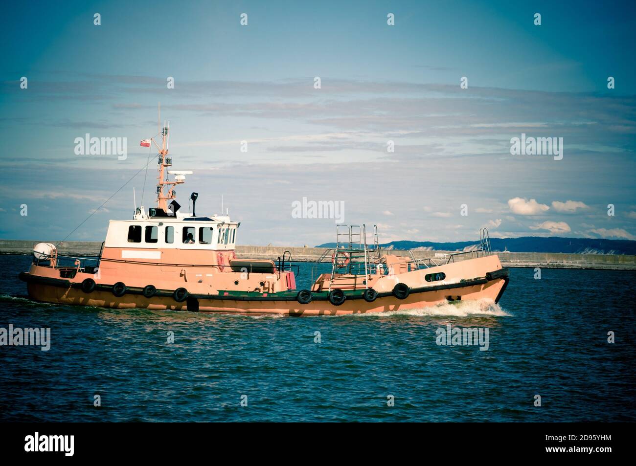 Vessel sea ship tug hi-res stock photography and images - Alamy