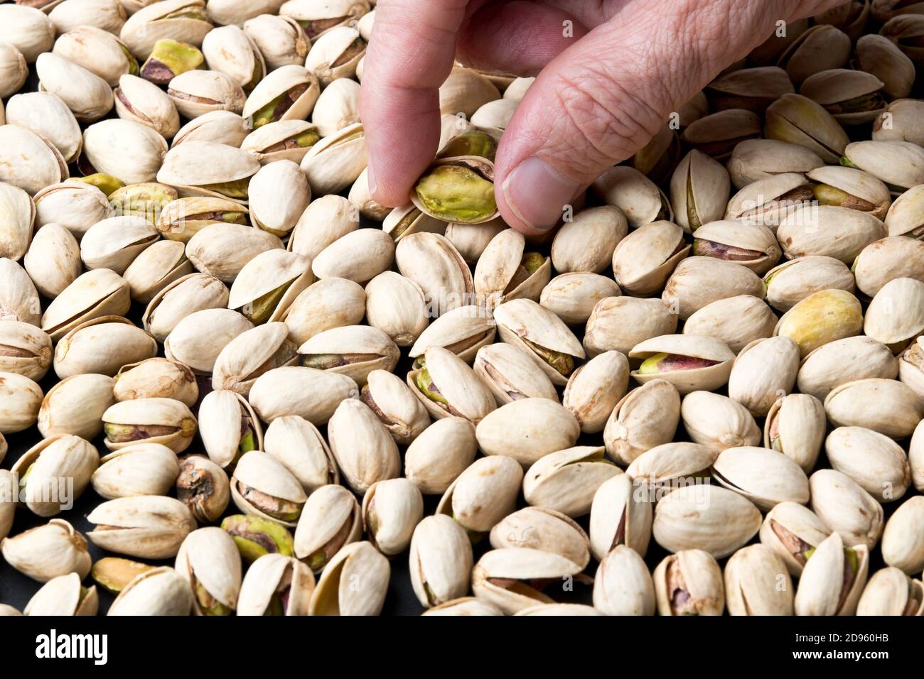 Pistachio fruit tree hi-res stock photography and images - Alamy
