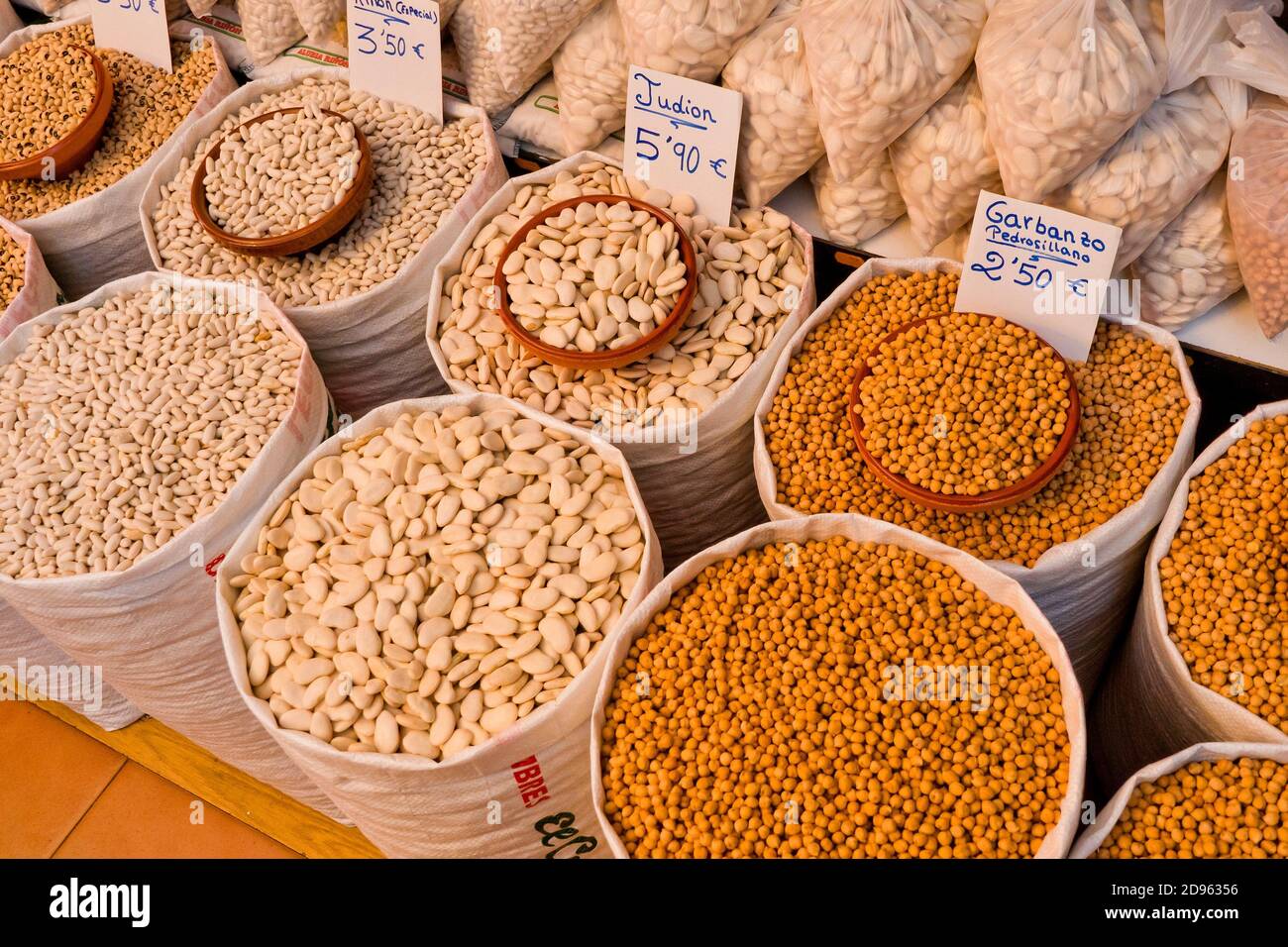 Classic street food hi-res stock photography and images - Alamy