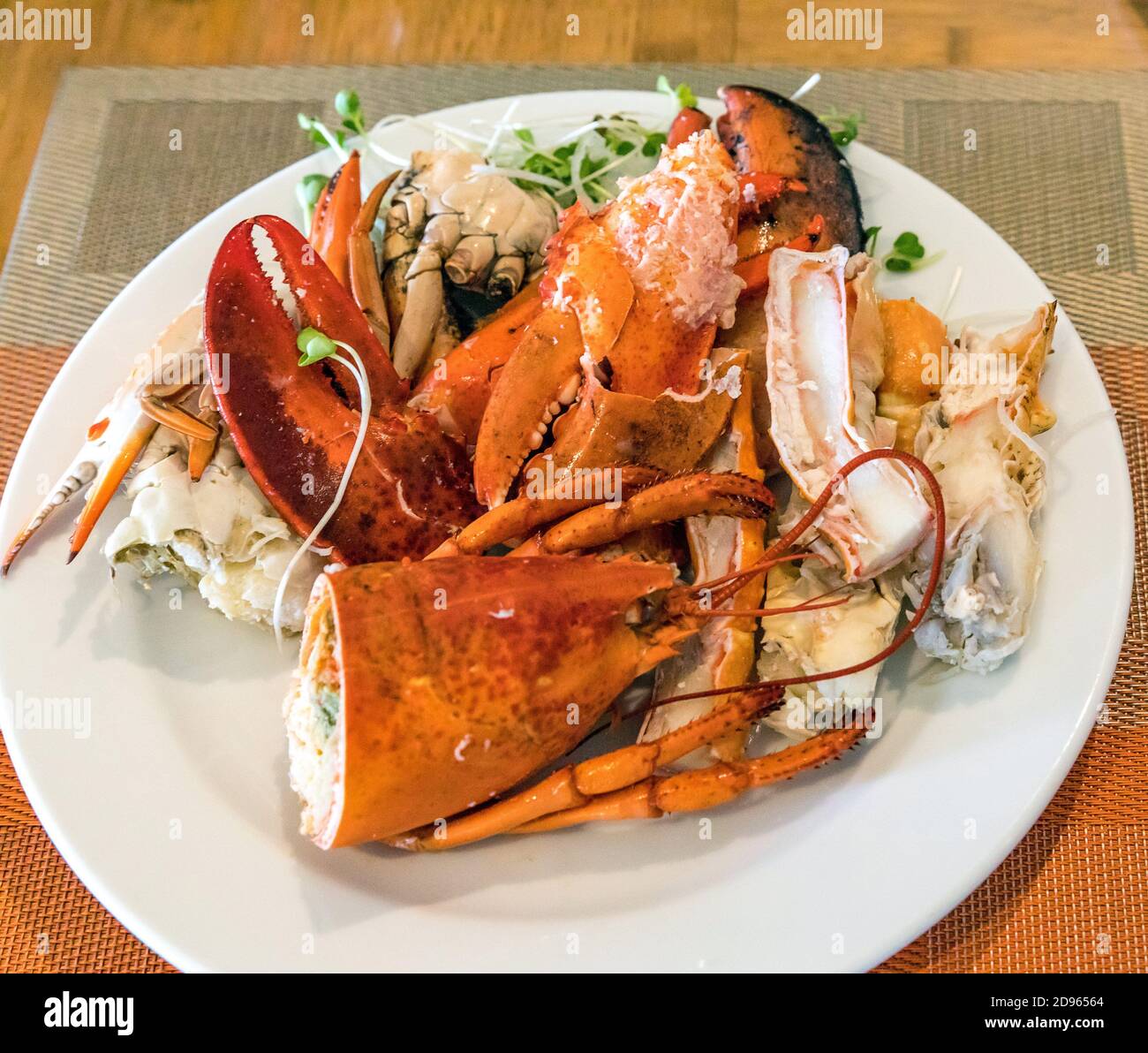Alaska king crab plate hi-res stock photography and images - Alamy