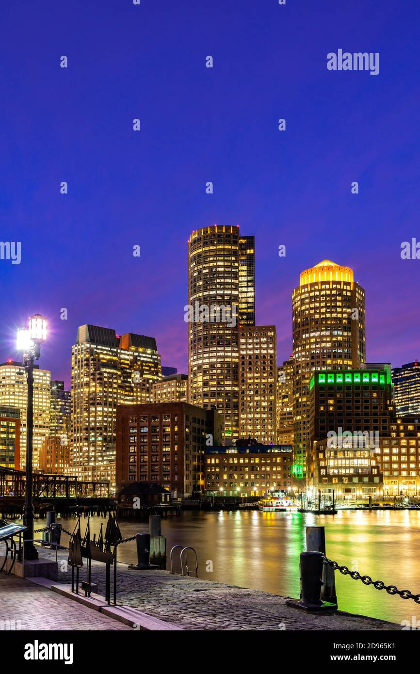 Fan pier park boston dusk hi-res stock photography and images - Alamy