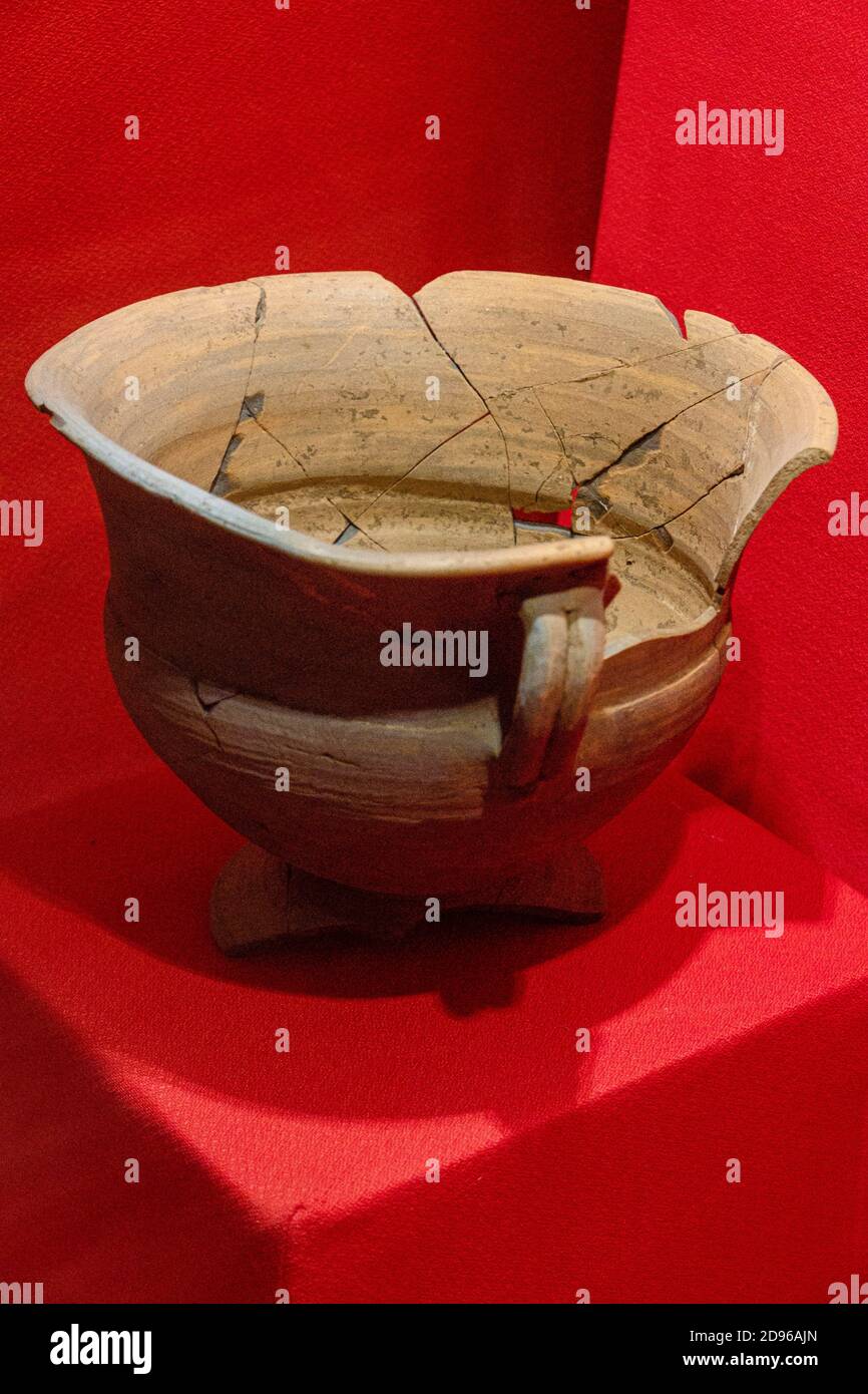 Crateriform hi-res stock photography and images - Alamy