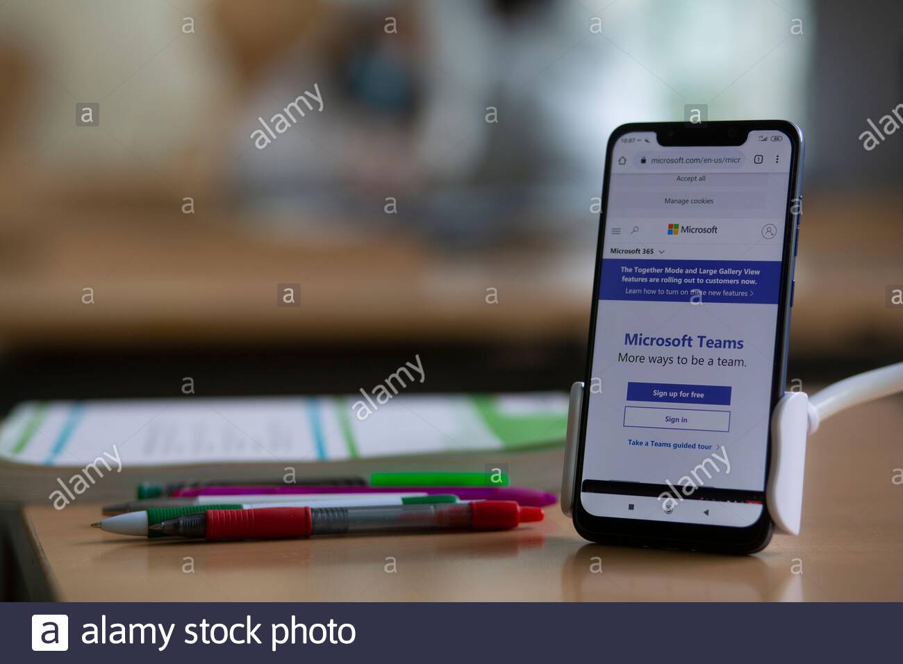 Microsoft teams symbol hi-res stock photography and images - Alamy