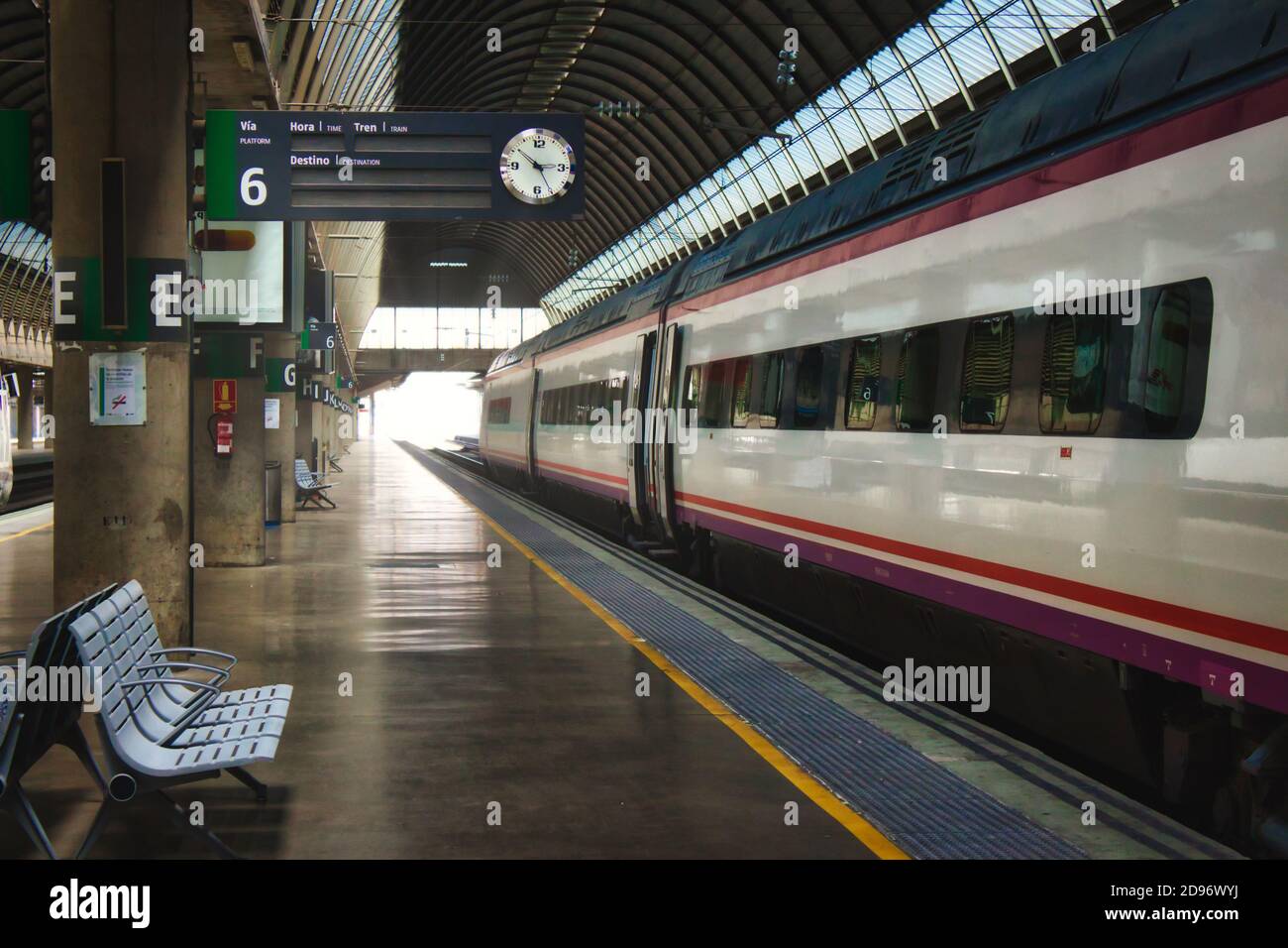 Train track side view hi-res stock photography and images - Alamy