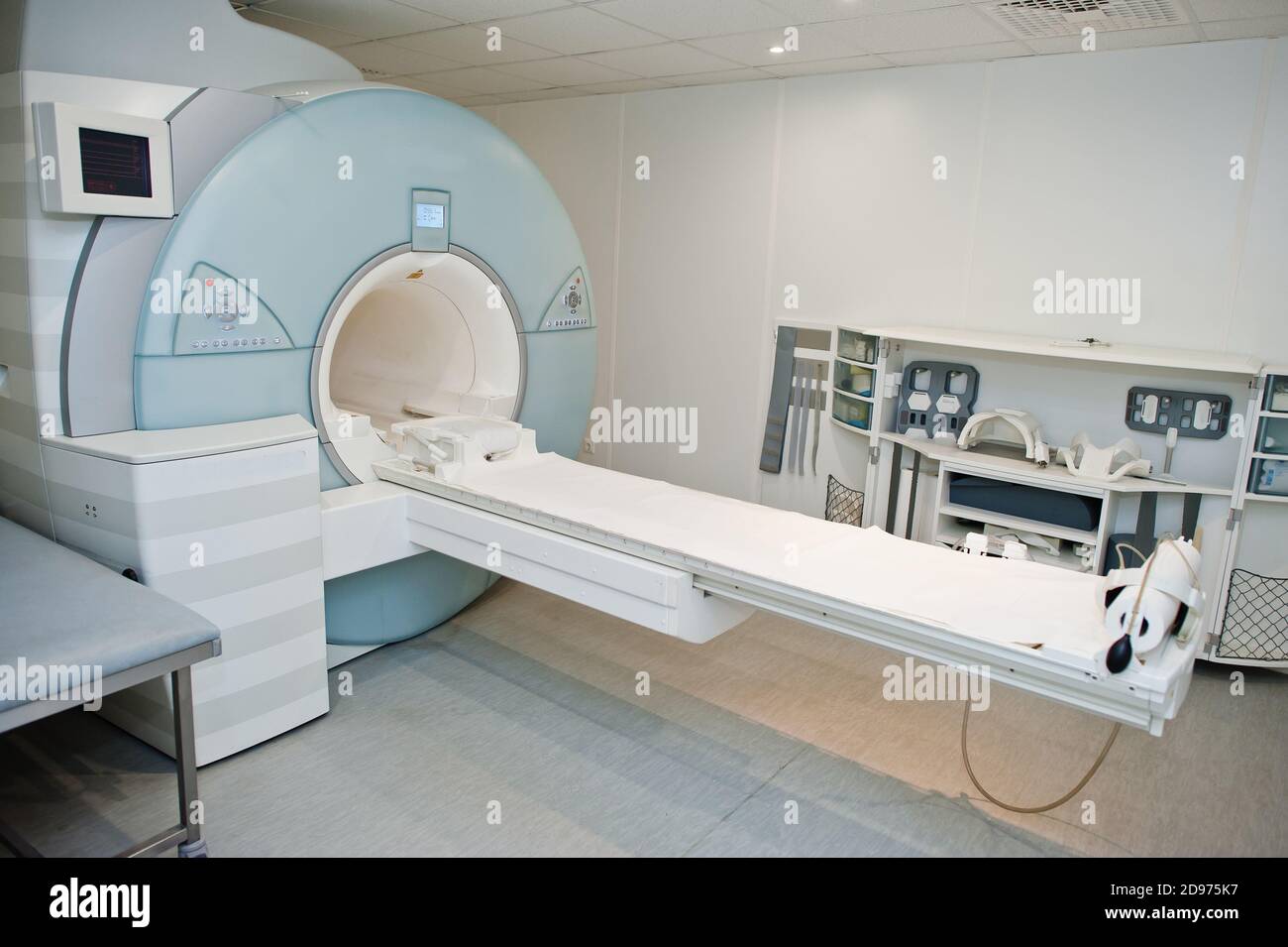 Magnetic resonance imaging scan or MRI machine device in hospital Stock ...