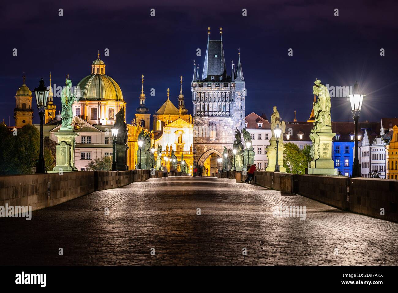 Night on Charles Bridge, Czech: Karluv most, with Old Town Bridge Tower, Prague, Czech Republic ...