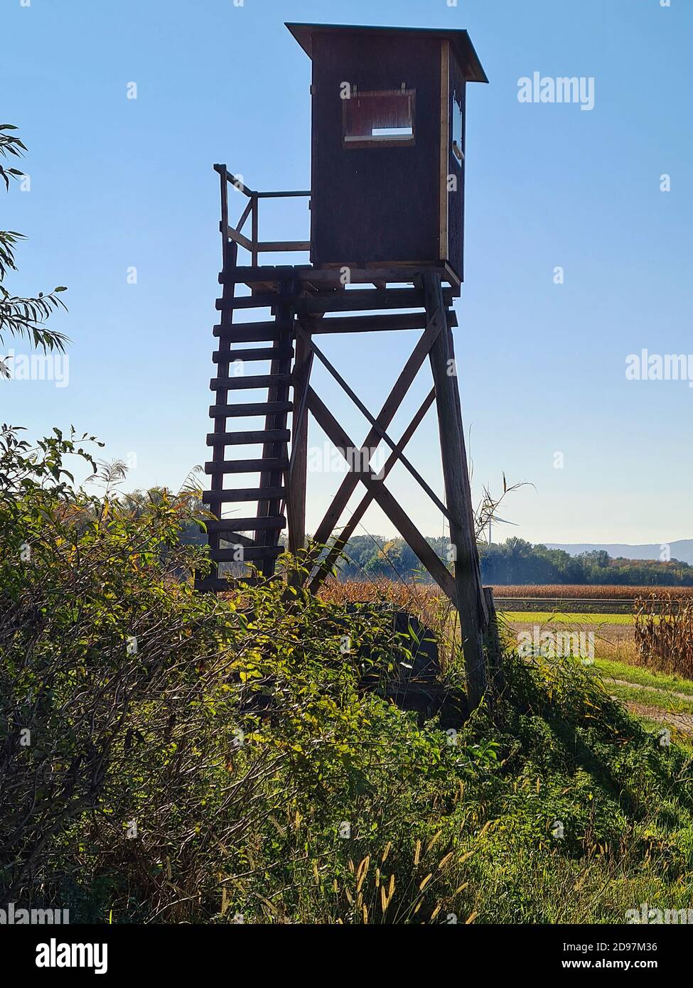 High stand hi-res stock photography and images - Alamy