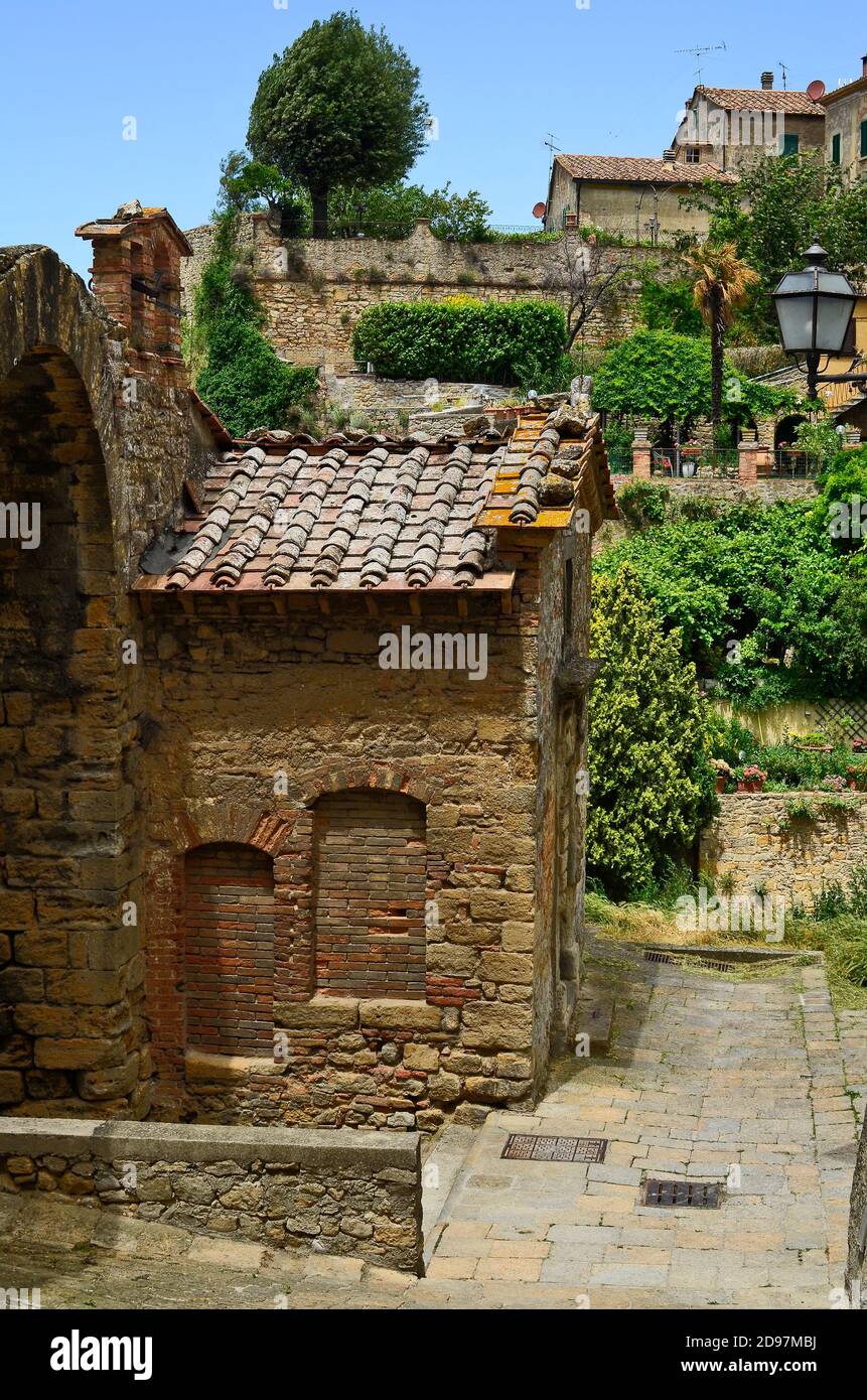 Volterra village hi-res stock photography and images - Alamy