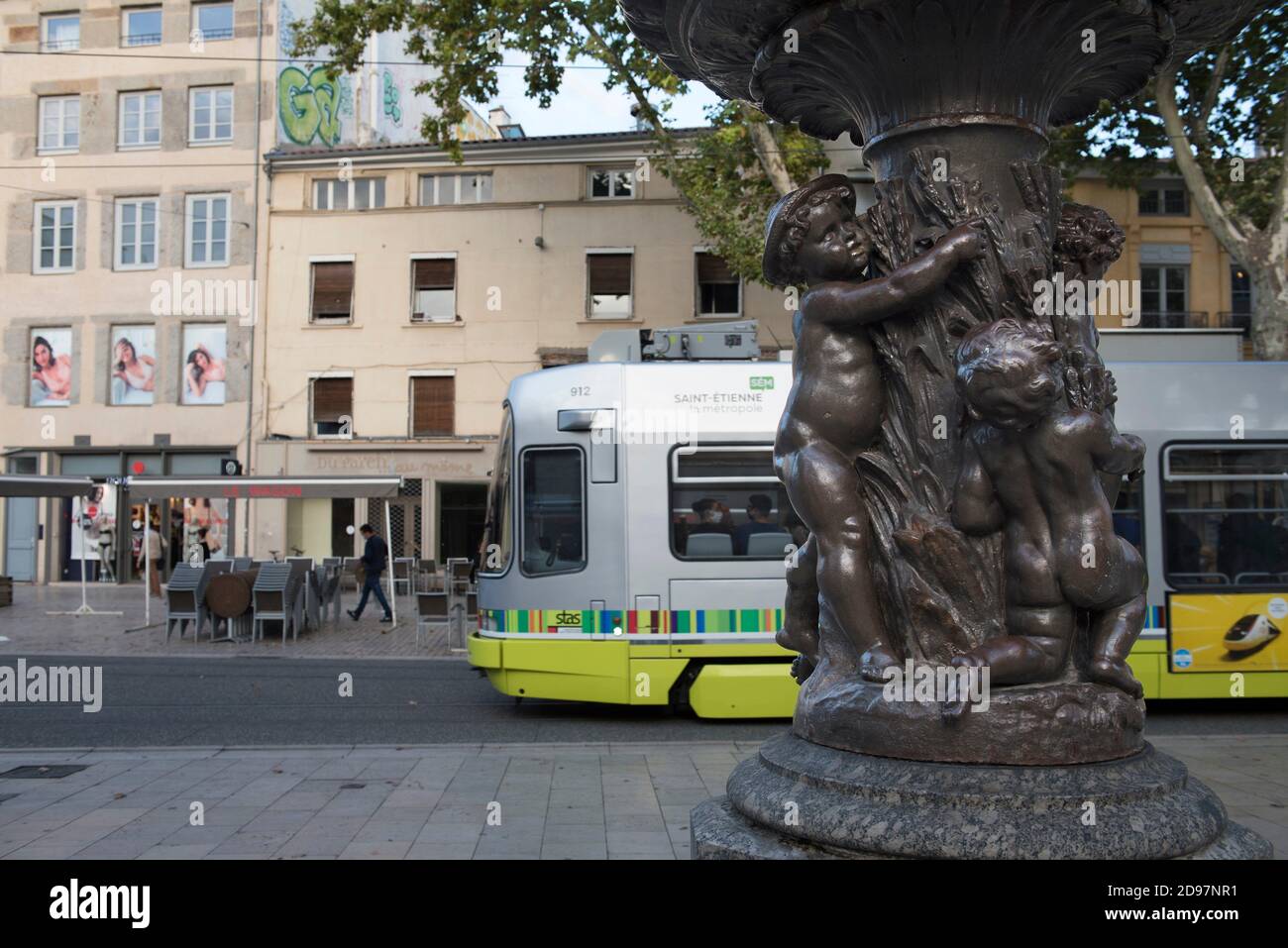 Peuple auvergne rhone alpes hi-res stock photography and images - Alamy