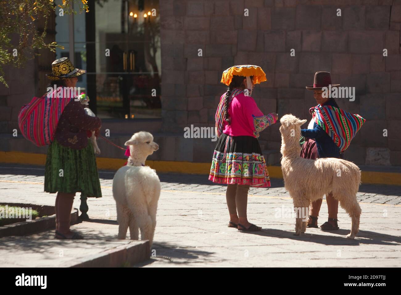 Indigenous center hi-res stock photography and images - Alamy