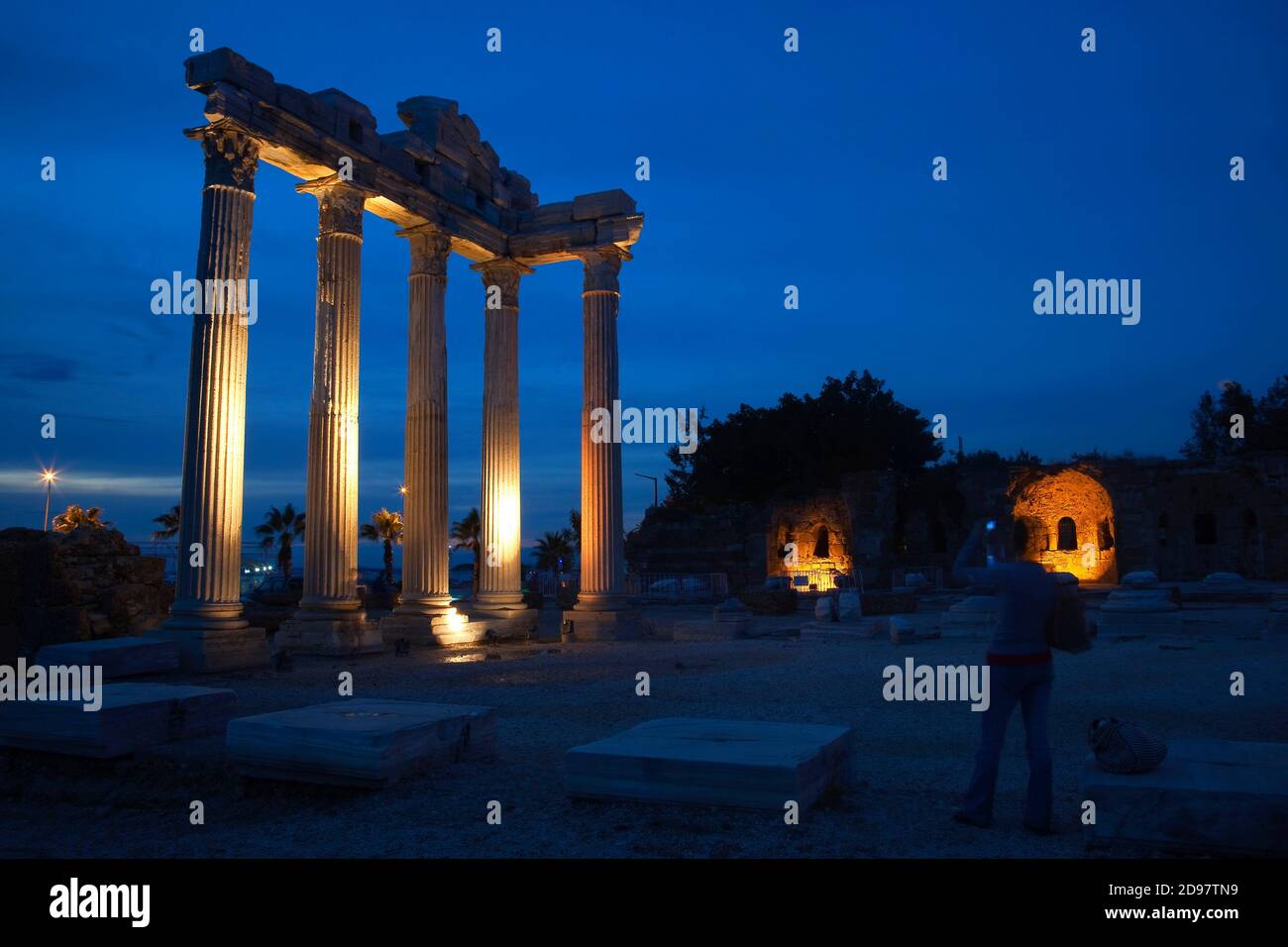 Side view of temple hi-res stock photography and images - Alamy