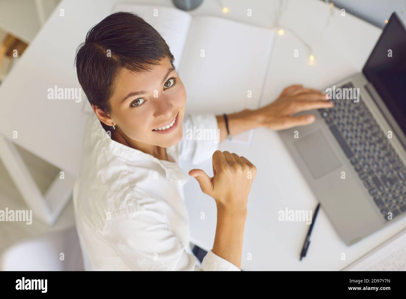 Thumbs up work hi-res stock photography and images - Alamy