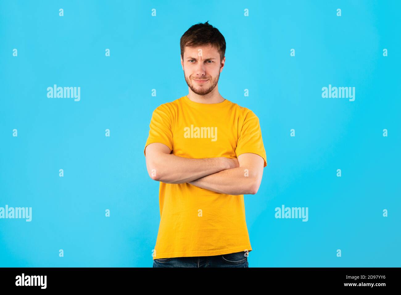 Body language crossed arms hi-res stock photography and images - Alamy