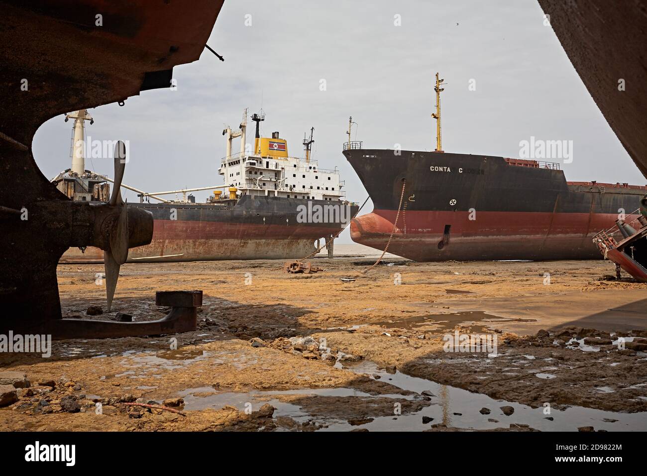 Dismantling Ship High Resolution Stock Photography and Images - Alamy