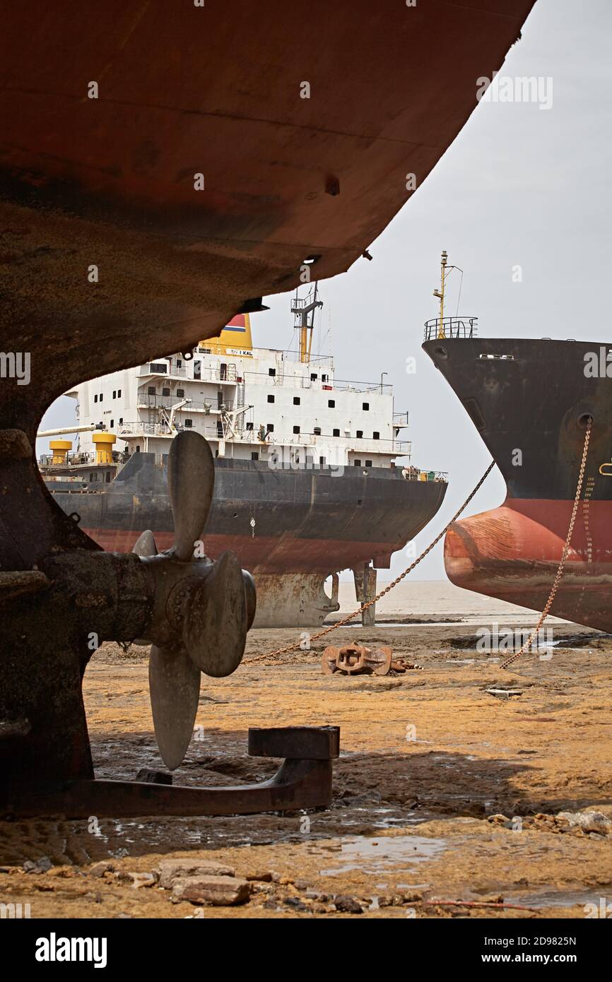 Stranded cargo ships hi-res stock photography and images - Alamy