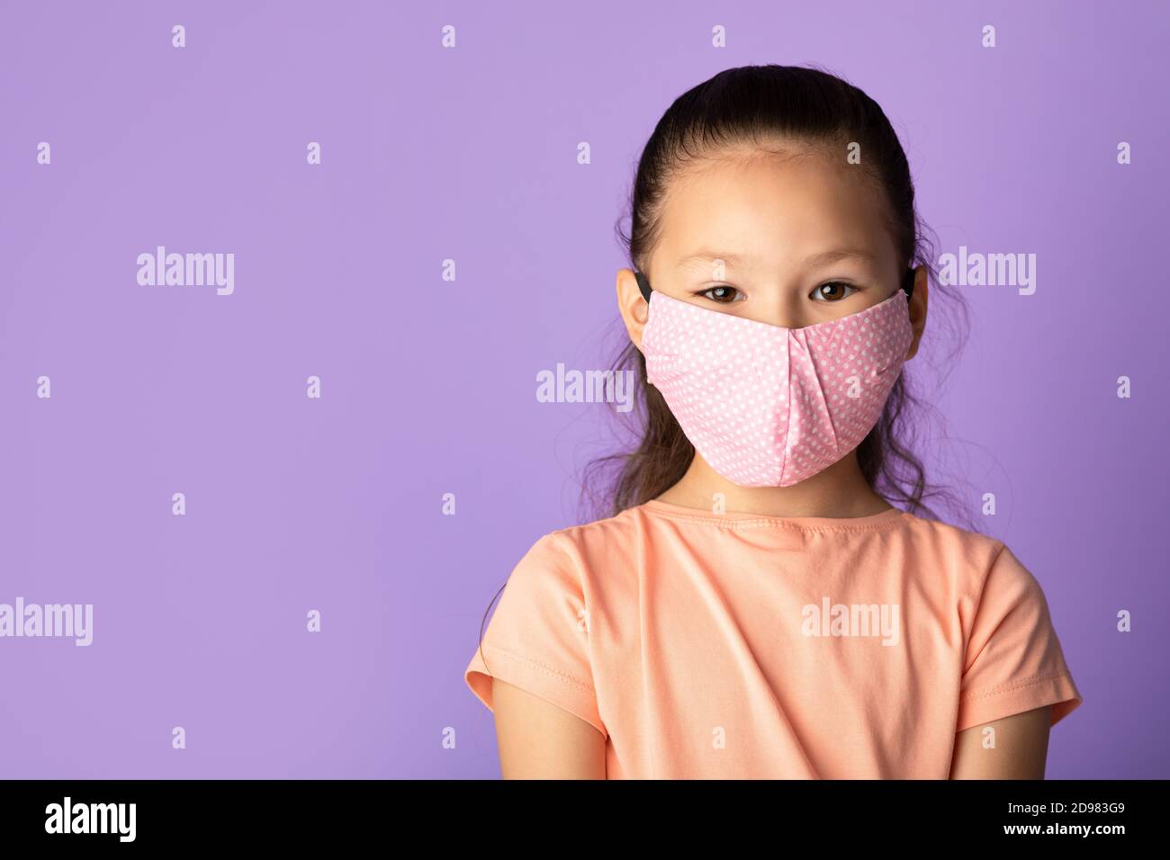 Dust mask girl hi-res stock photography and images - Alamy