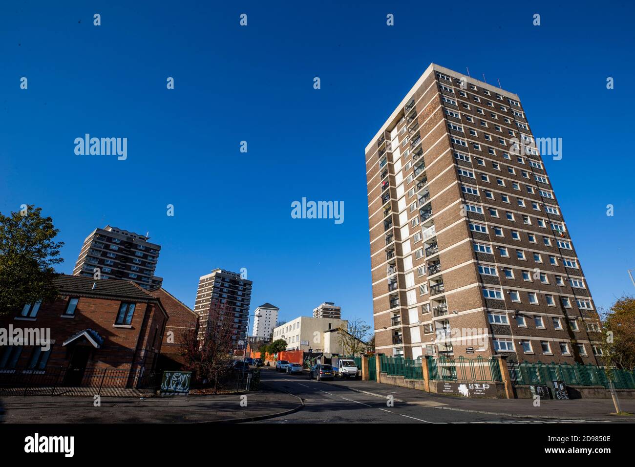 Tower block flats in New Lodge, Belfast Stock Photo - Alamy