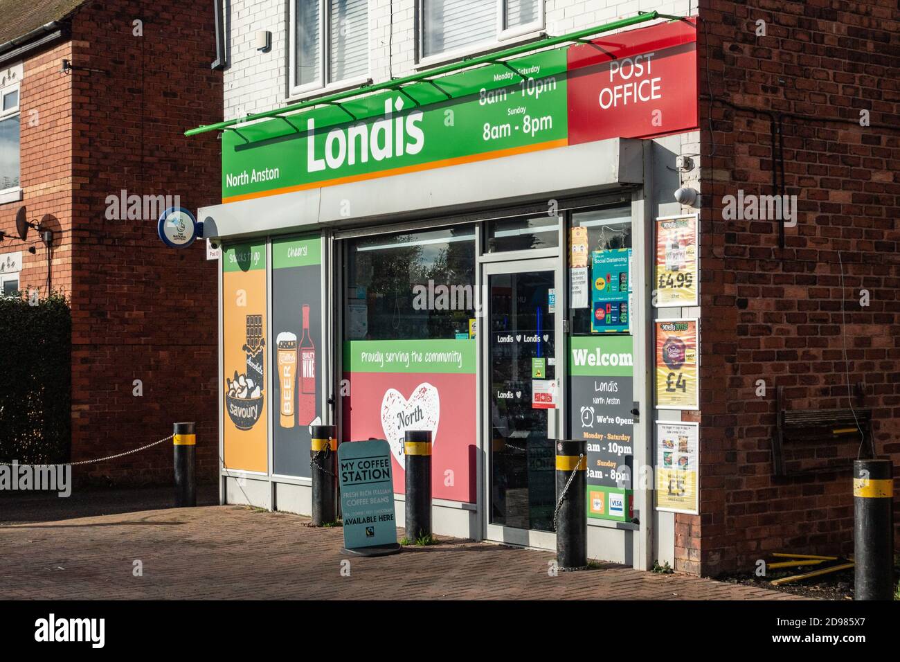 Local Londis convenience shop and post office Stock Photo - Alamy