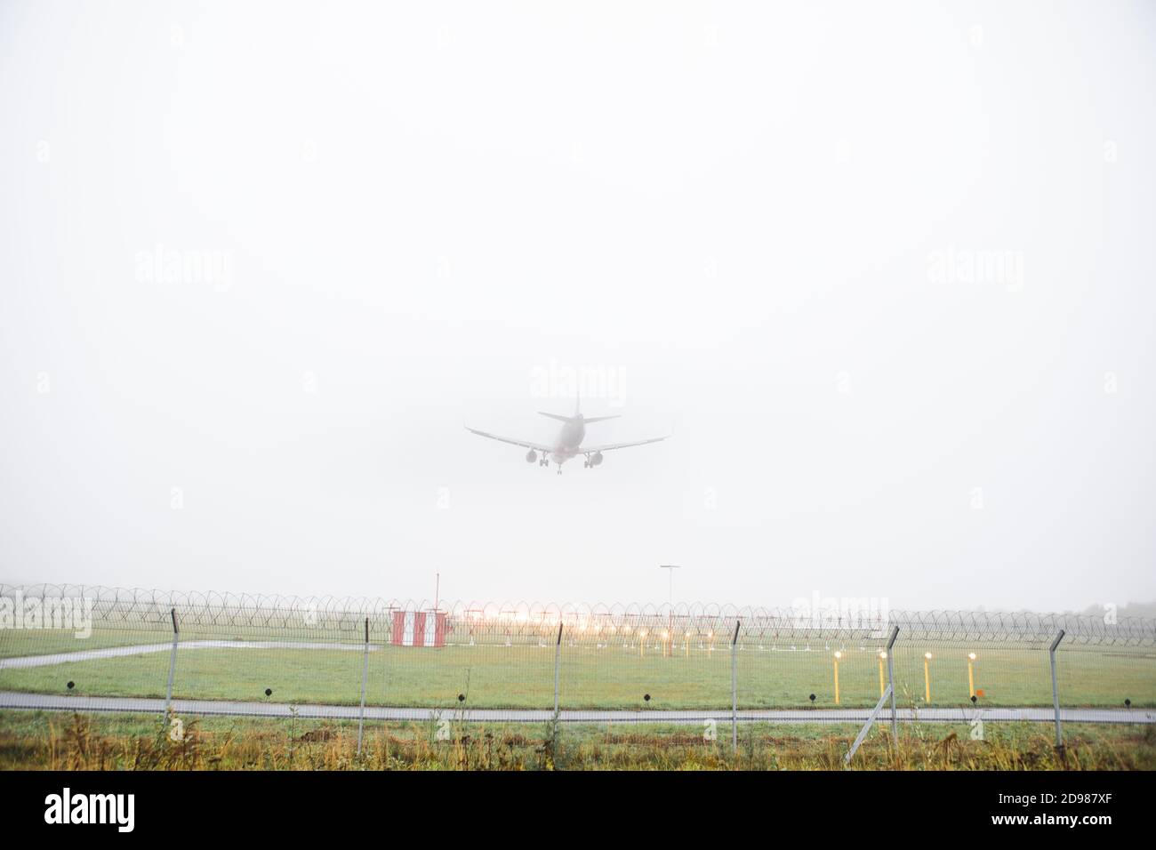 Low visibility landing hi-res stock photography and images - Alamy