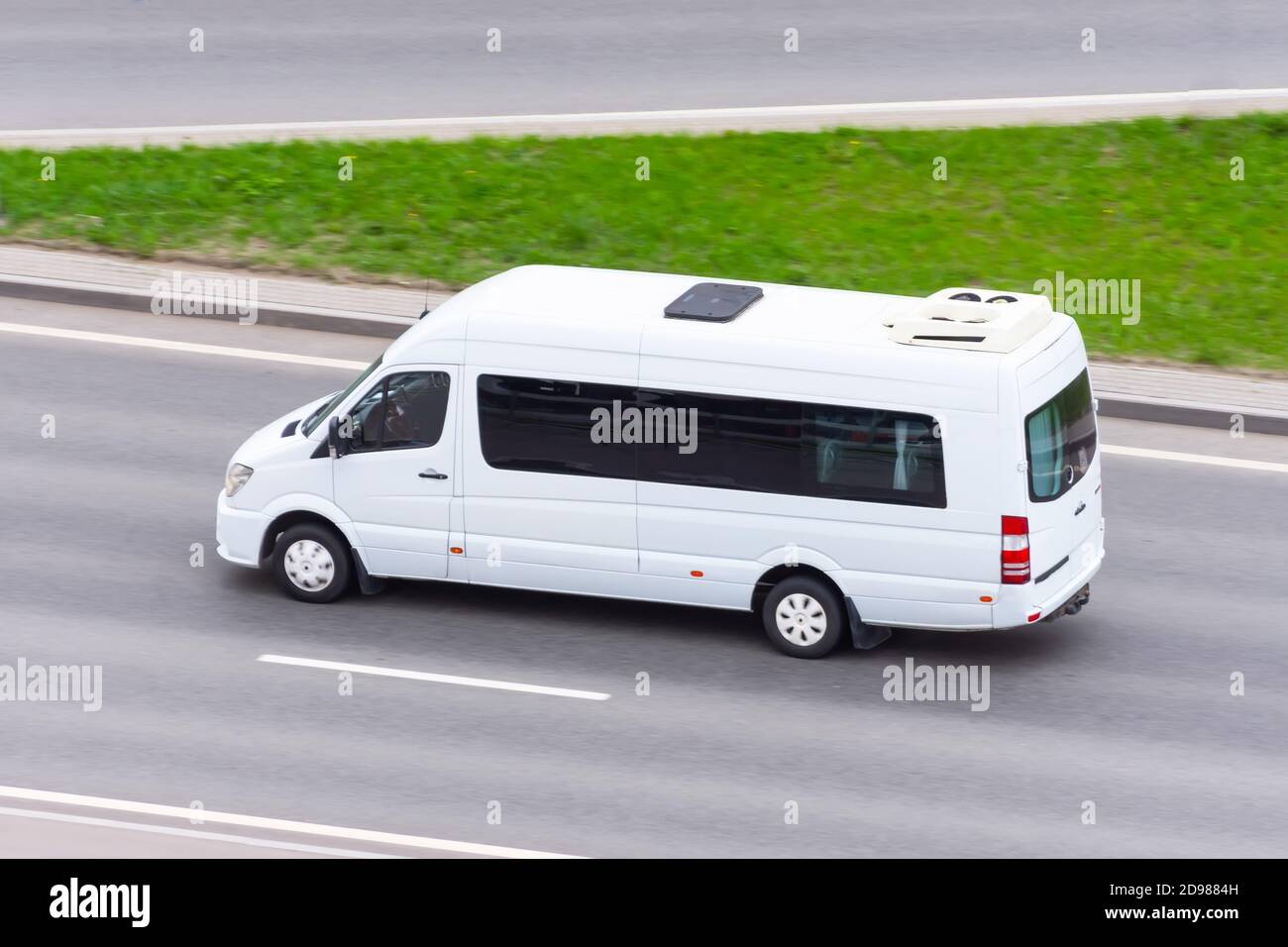 White minibus hi-res stock photography and images - Alamy