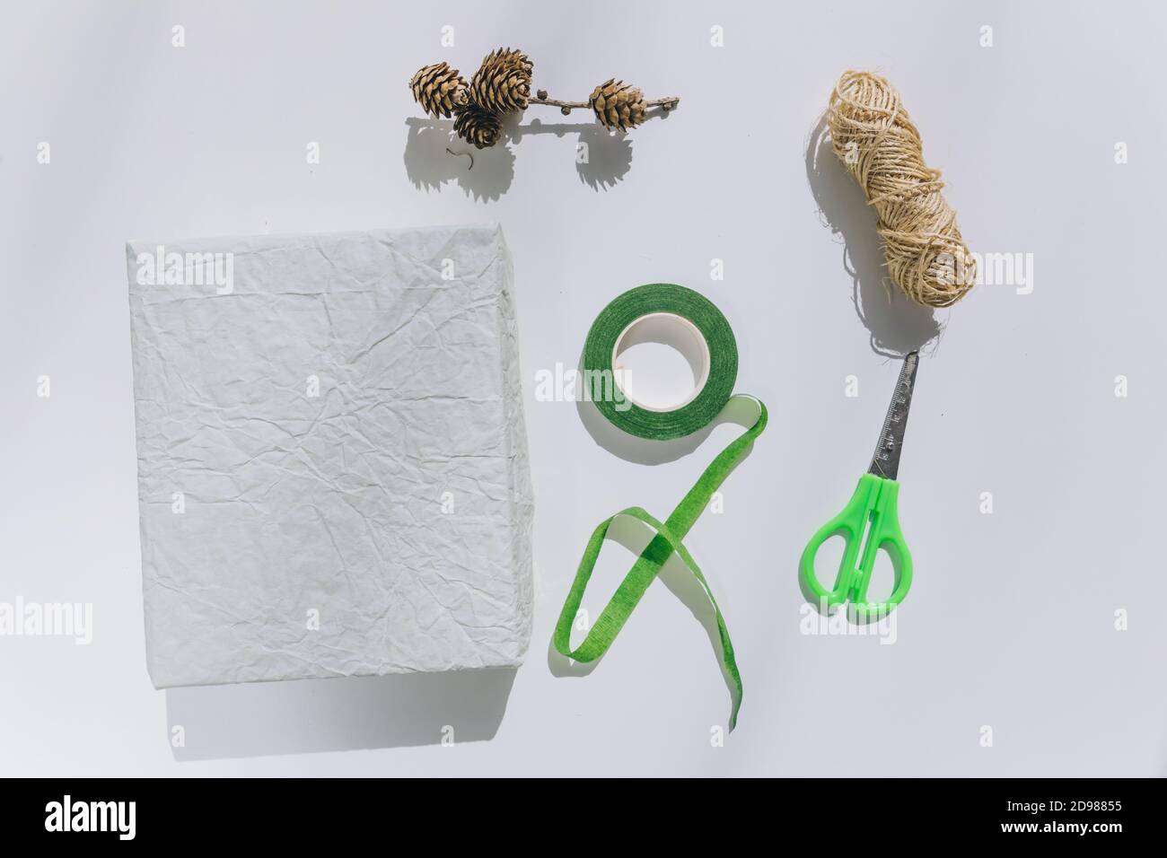 packing gift box with wrapping paper Stock Photo - Alamy
