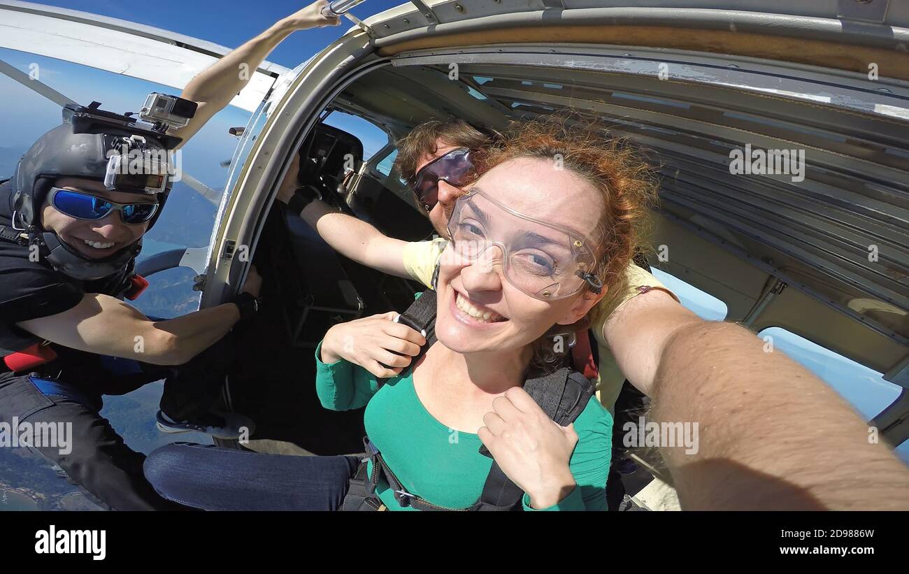 Sky diving tandem self portrait Stock Photo - Alamy