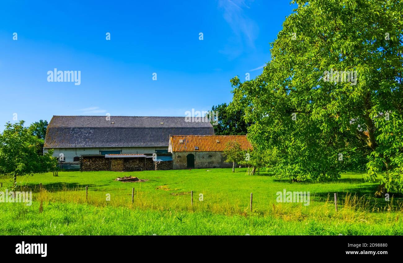 Classic farm farm classical hi-res stock photography and images - Alamy