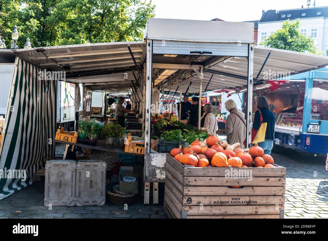 Street food vendor germany hi-res stock photography and images - Alamy
