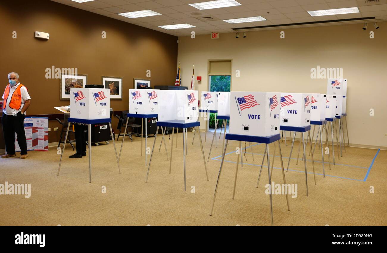 Voting stations hi-res stock photography and images - Alamy