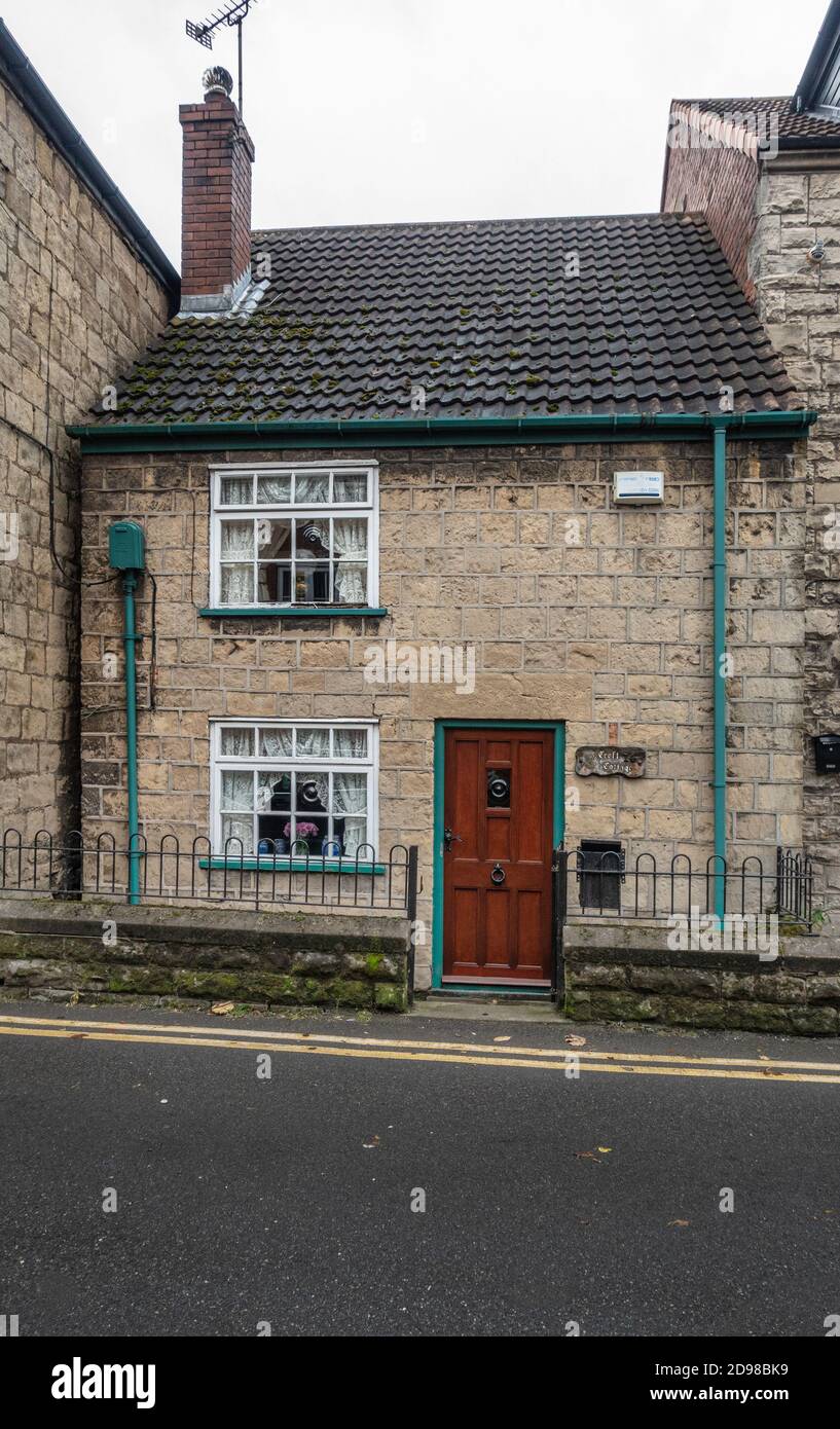 Small Stone Cottage High Resolution Stock Photography and Images - Alamy