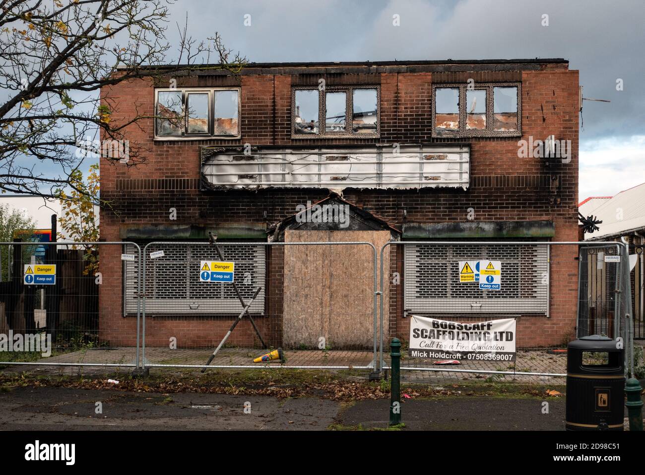 Burnt out building hi-res stock photography and images - Alamy