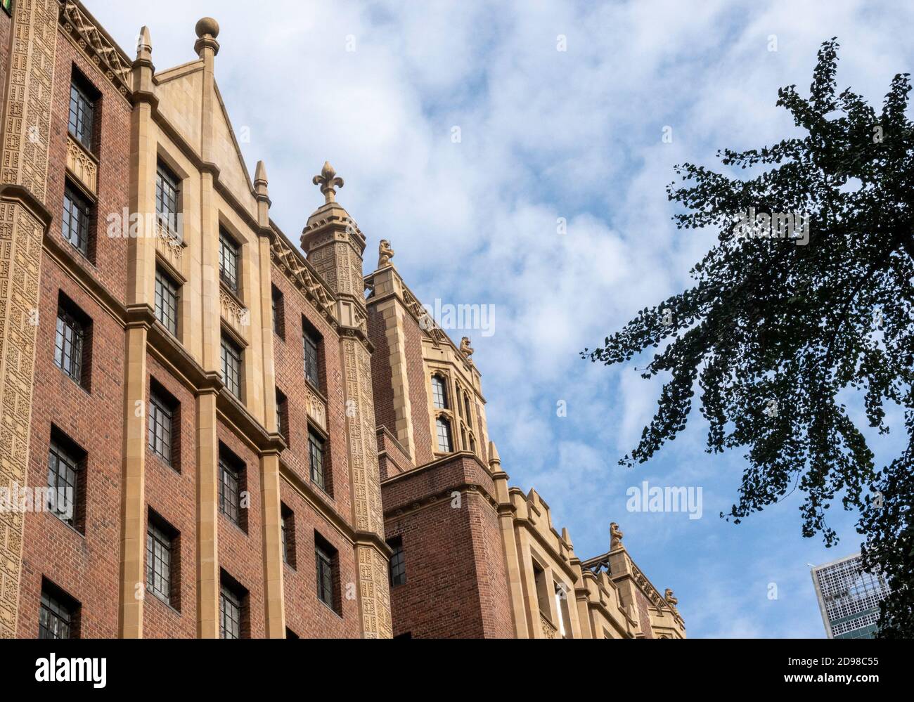 Tudor city hi-res stock photography and images - Alamy