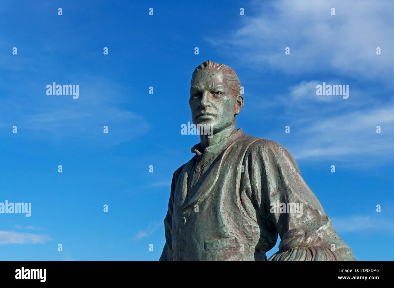 Hull sculpture statue hi-res stock photography and images - Alamy