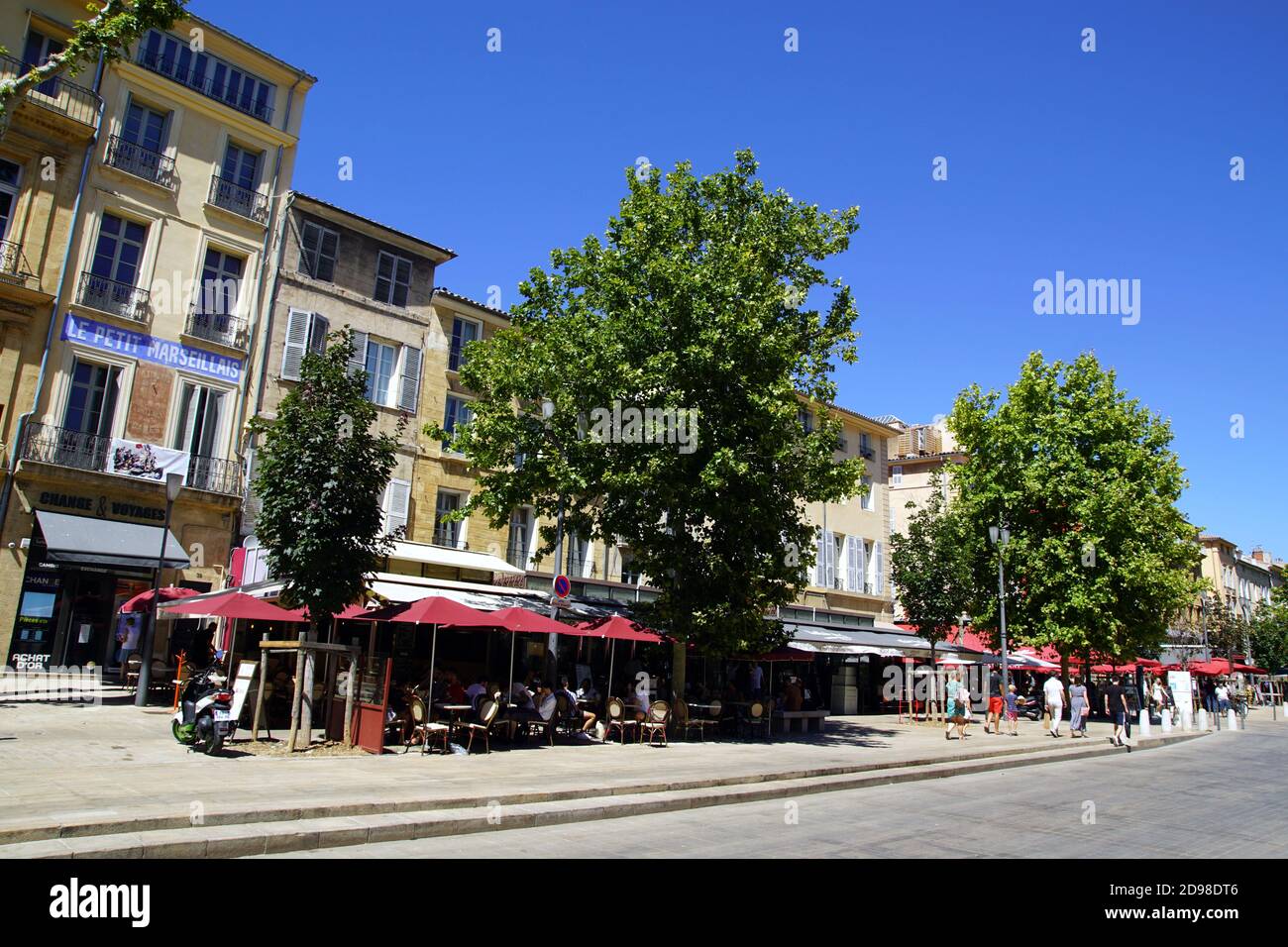 The "Cours Mirabeau" in Aix-en-Provence, France Stock Photo - Alamy