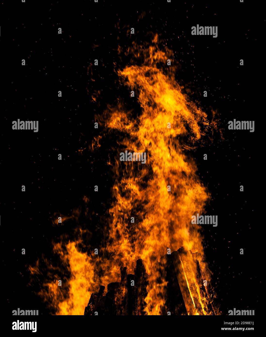 Closeup big fire flames hi-res stock photography and images - Alamy