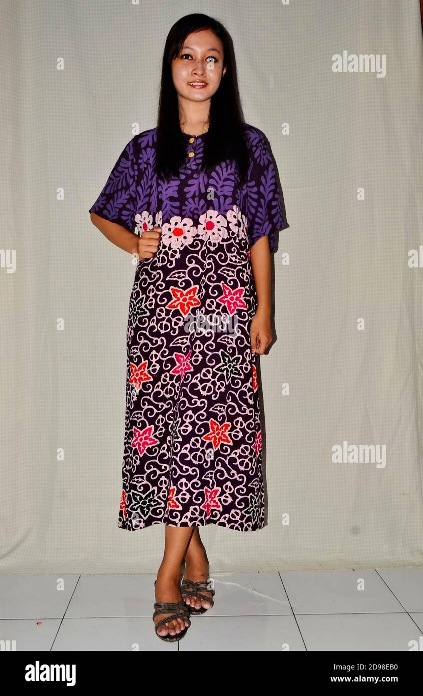 Beautiful Southeast Asian women wearing beautiful colorful tie dye ...