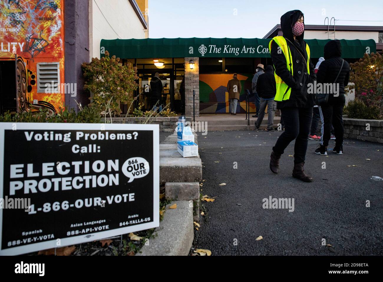 Election precinct hi-res stock photography and images - Alamy