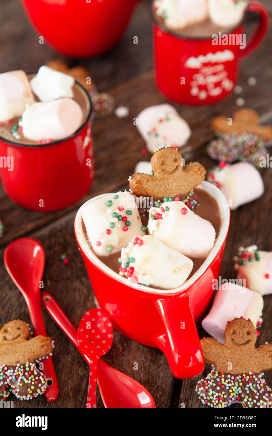 Hot chocolate with marshmallows and colorful sugar sprinkles Stock ...