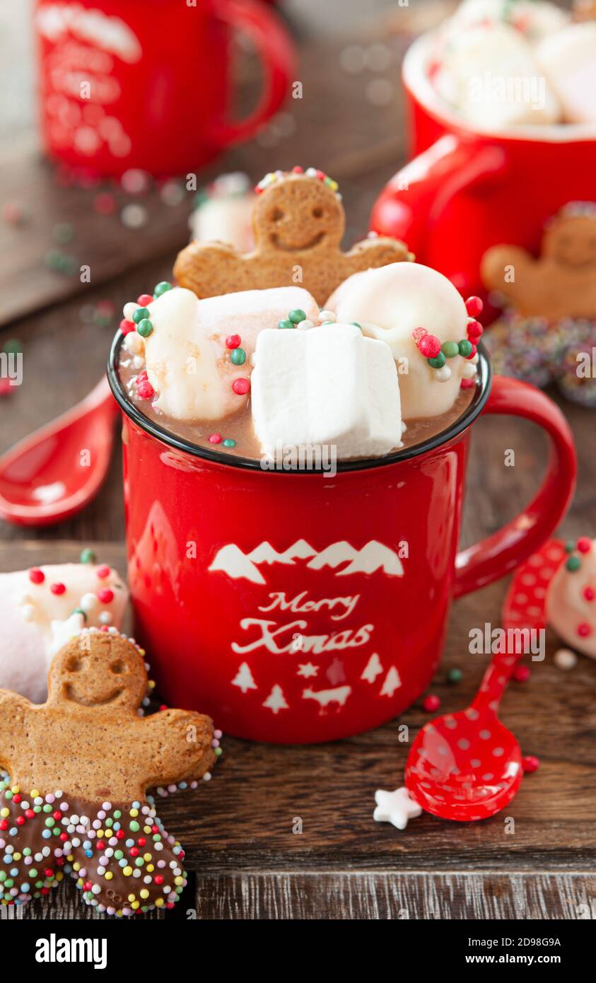 Hot chocolate with marshmallows and colorful sugar sprinkles Stock ...