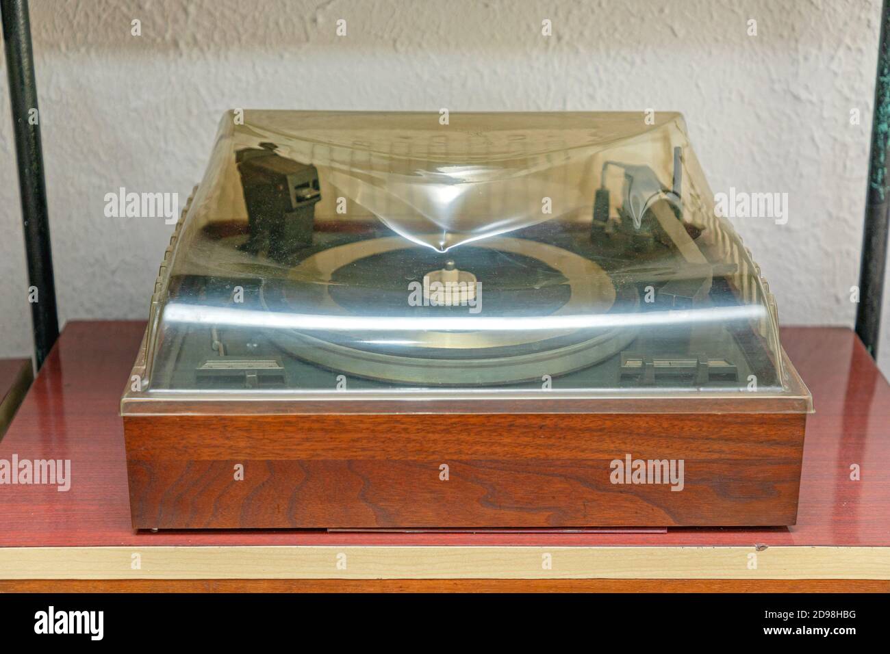 Old Wood Box Turntable Gramophone Audio Equipment Stock Photo - Alamy