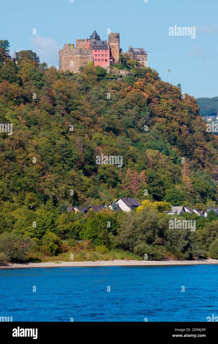 Schönburg castle and the Rhine river in Oberwesel. Rhineland-Palatinate ...