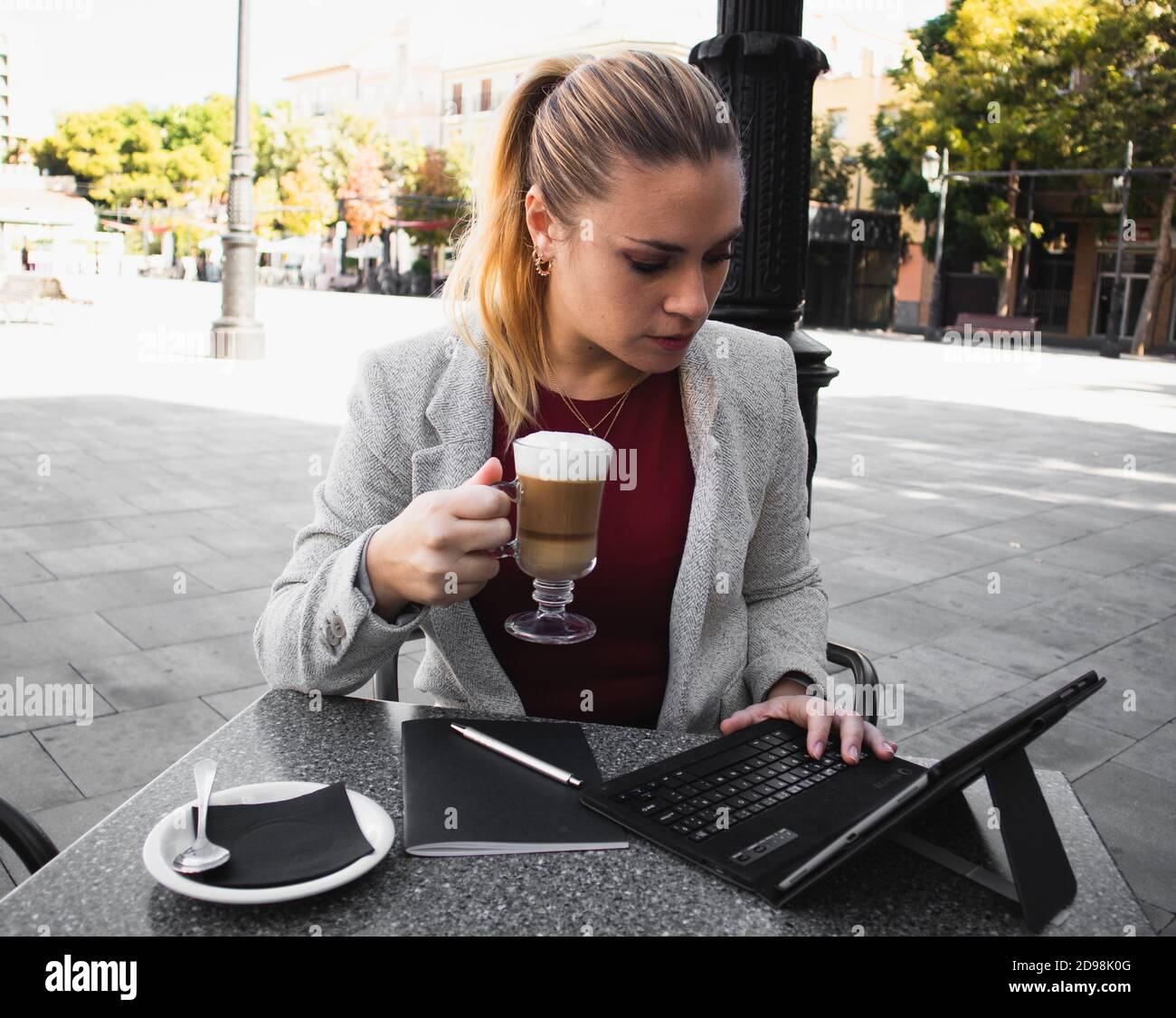 Working time in the coffee shop Stock Photo - Alamy
