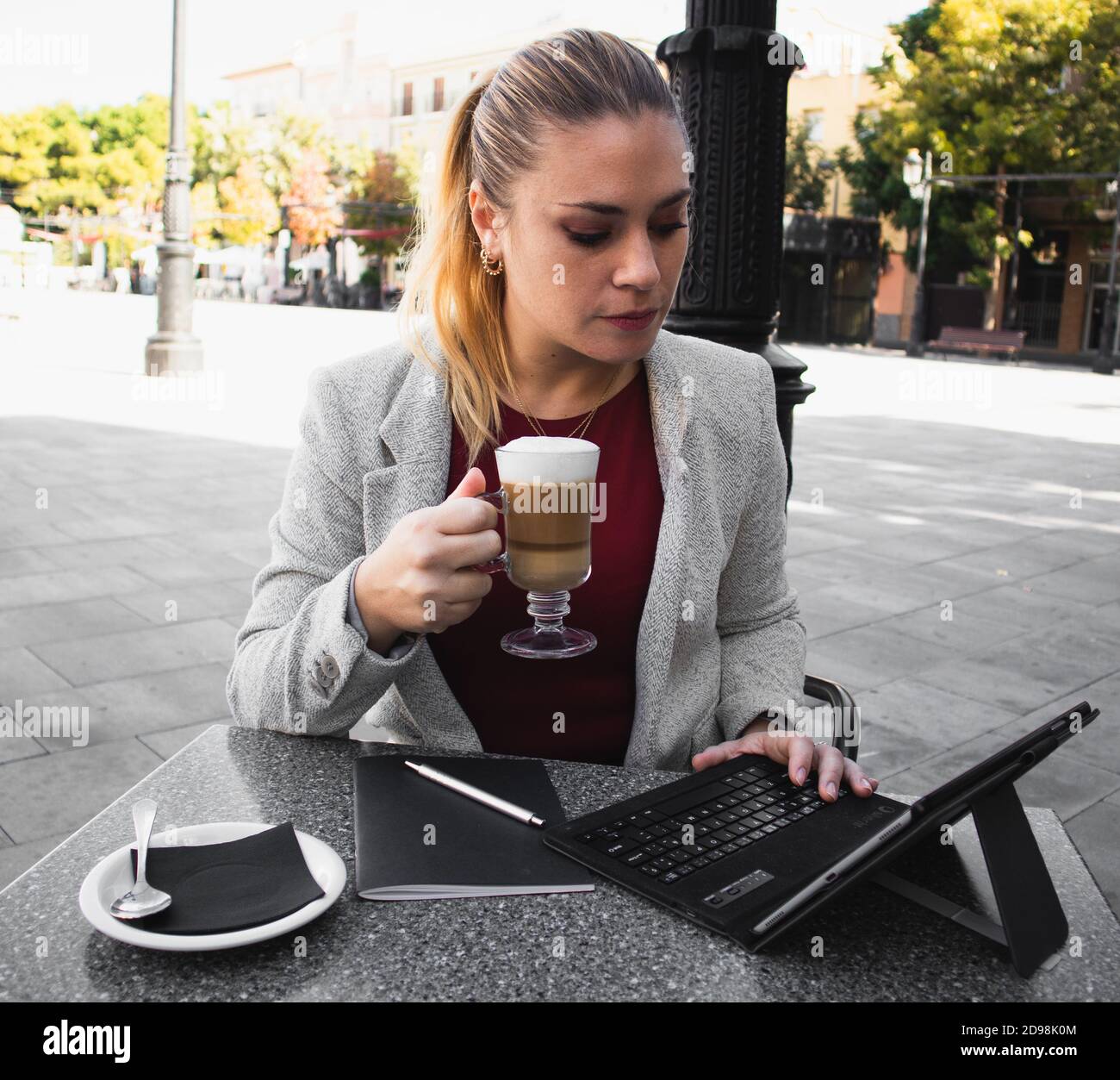 Working time in the coffee shop Stock Photo - Alamy