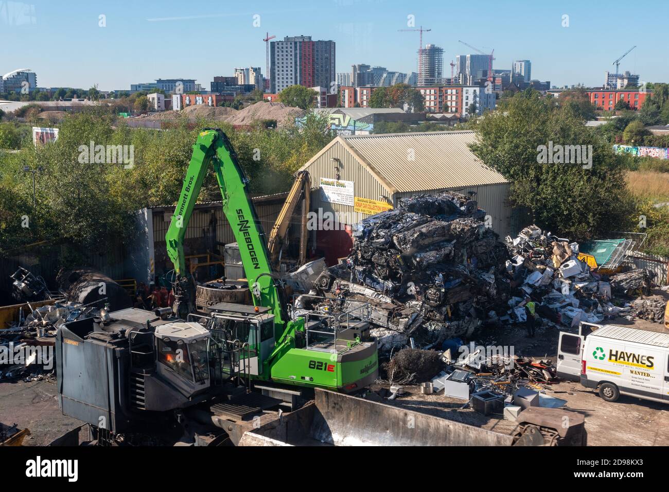 Magnet crane car hi-res stock photography and images - Alamy