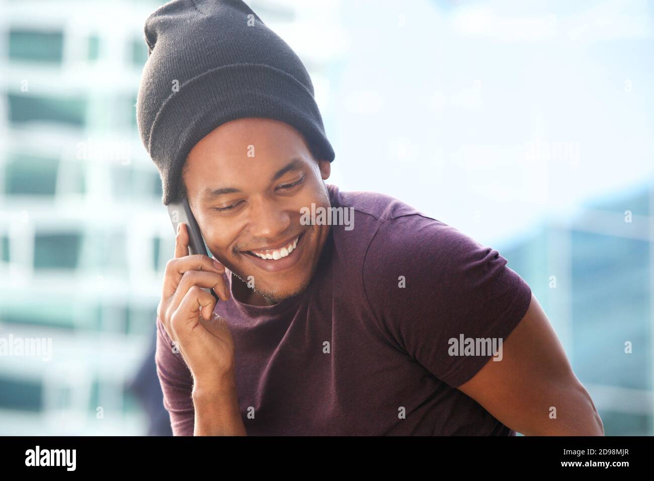 African american guy talking hi-res stock photography and images - Alamy